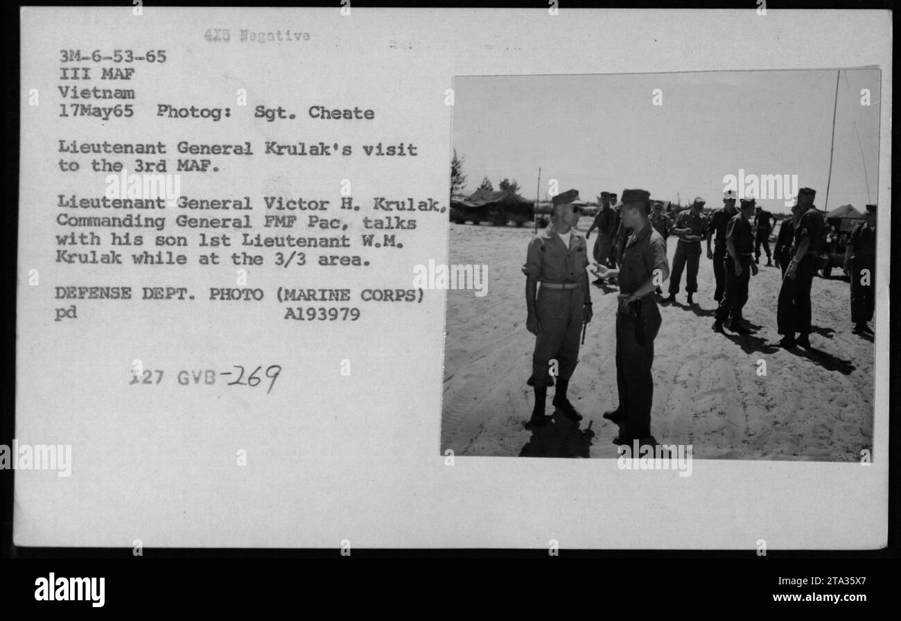 Lieutenant General Victor H. Krulak, Commanding General FMF Pac, visits ...