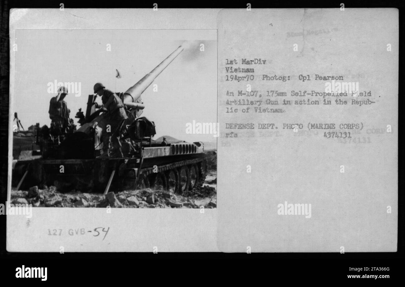 Self propelled field artillery hi-res stock photography and images - Alamy