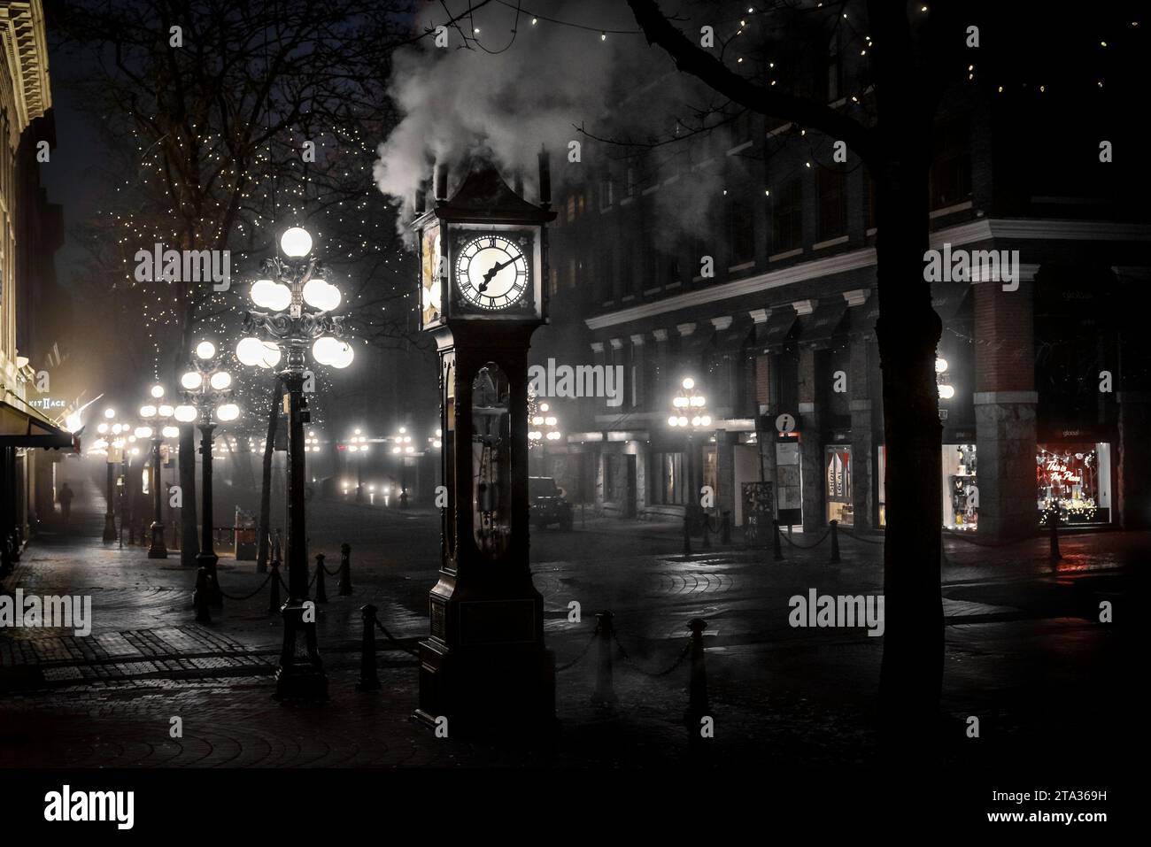 Fog steam clock hi-res stock photography and images - Alamy