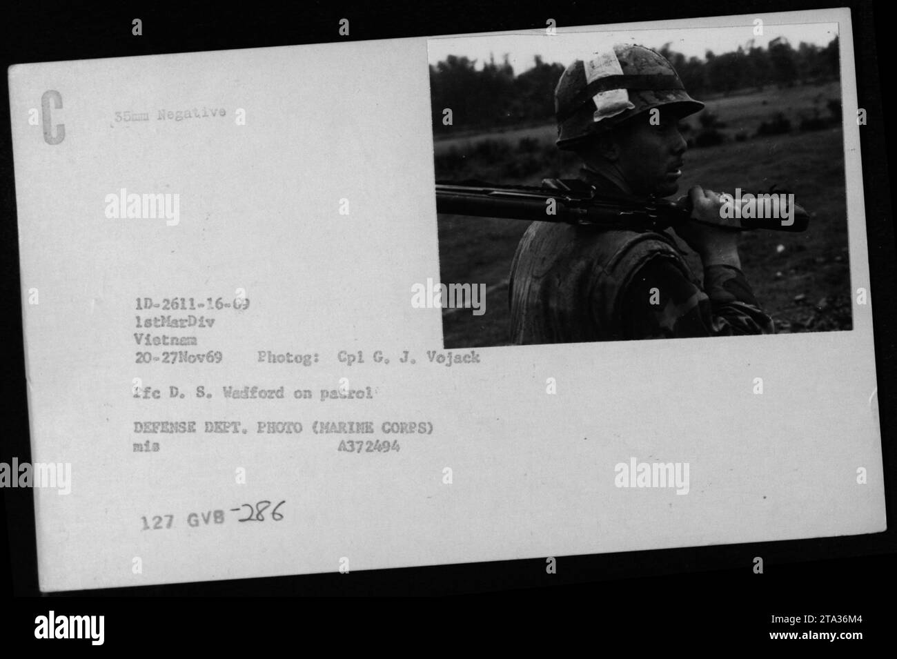 Defense department photos of vietnam war hi-res stock photography and ...