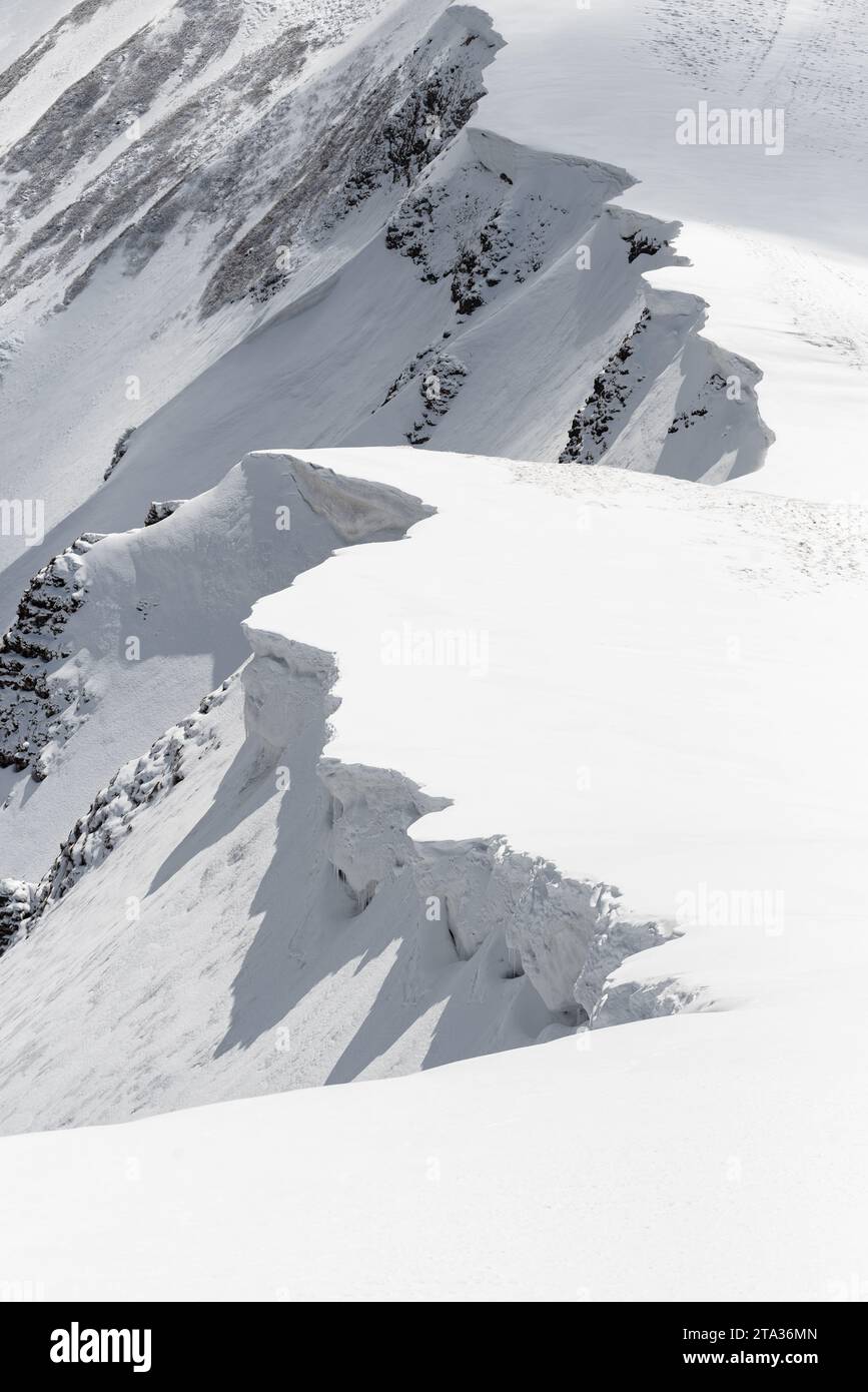 Overhanging cornices hi-res stock photography and images - Alamy