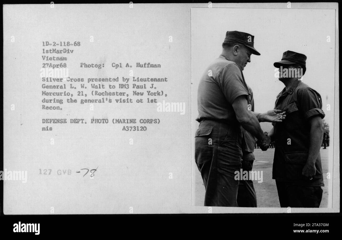 Paul mercurio Black and White Stock Photos & Images - Alamy