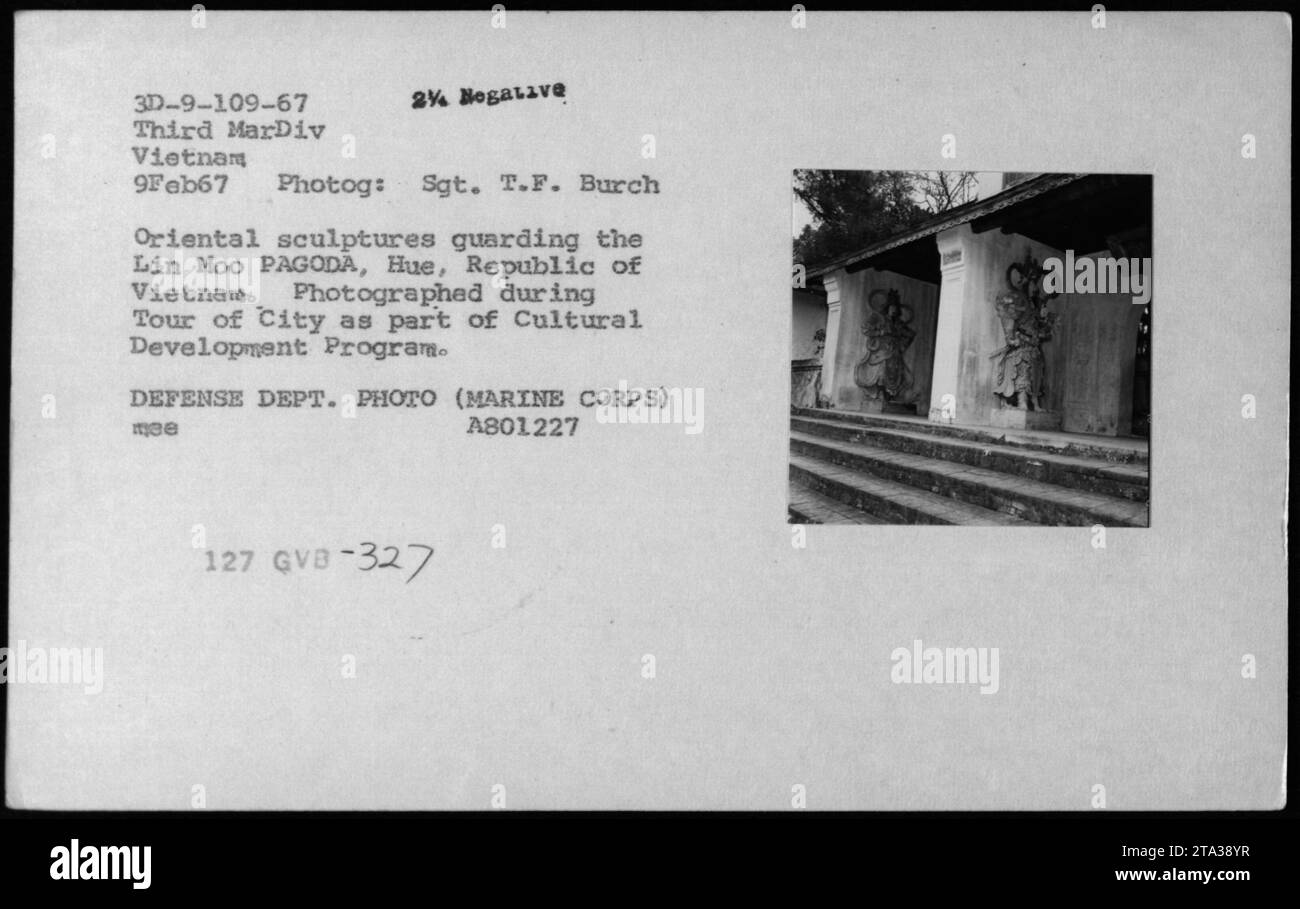 Lin moo pagoda hi-res stock photography and images - Alamy