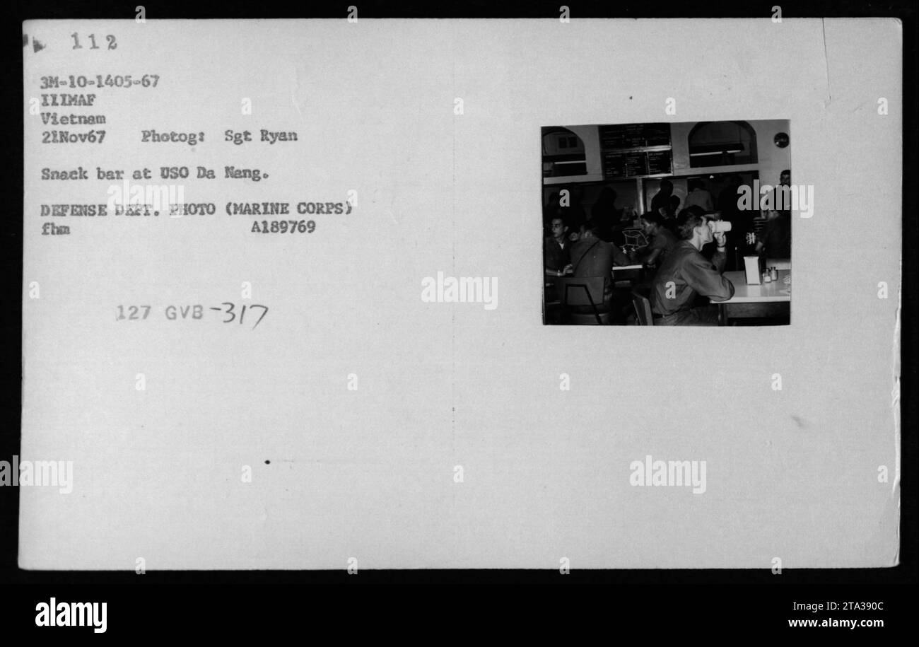 Us department defense personnel Black and White Stock Photos & Images ...