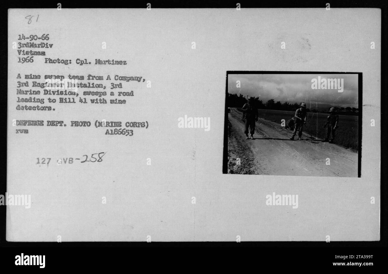 Marine mine sweep team hi-res stock photography and images - Alamy