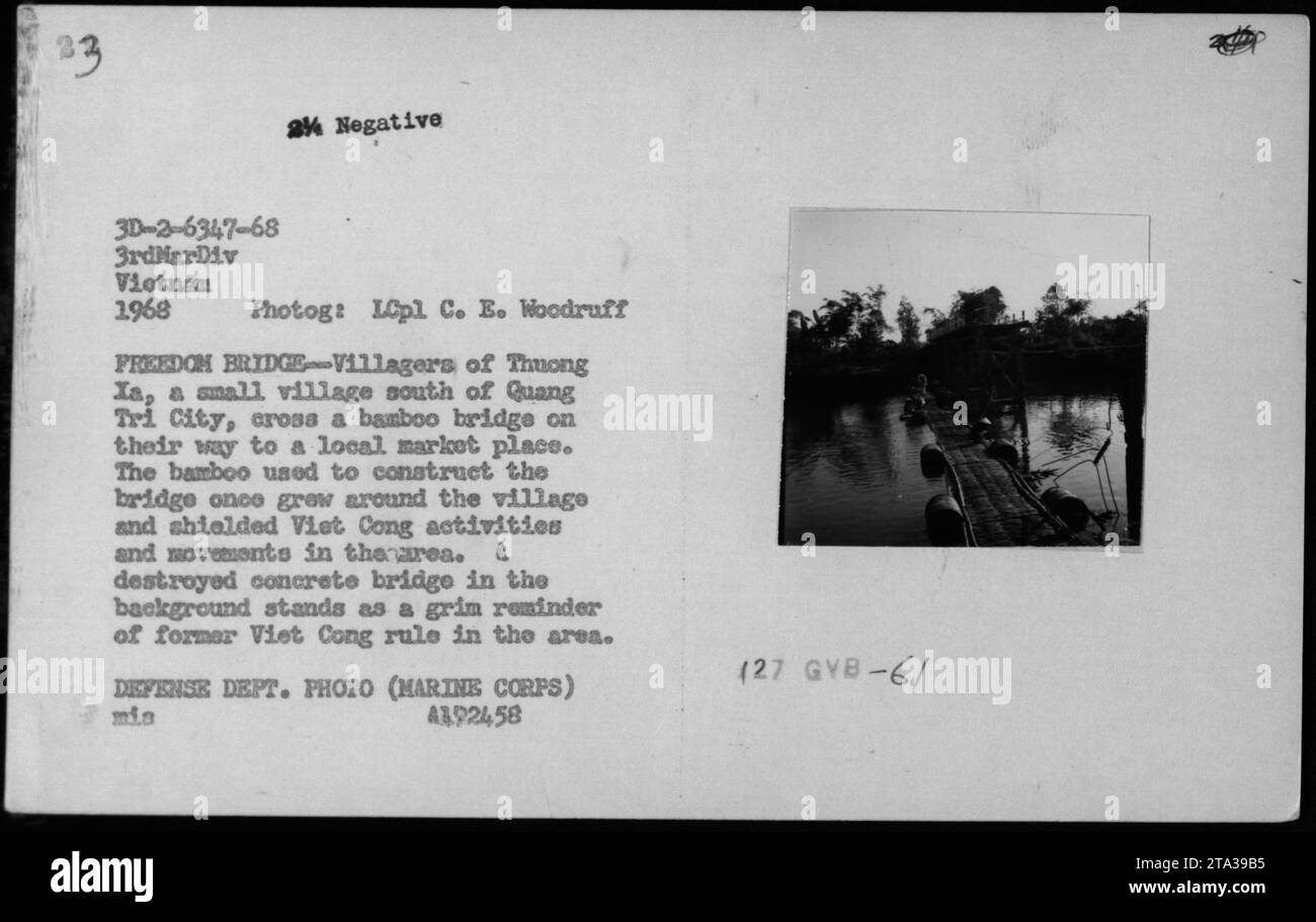 Vietnam war destroyed city quang hi-res stock photography and images ...