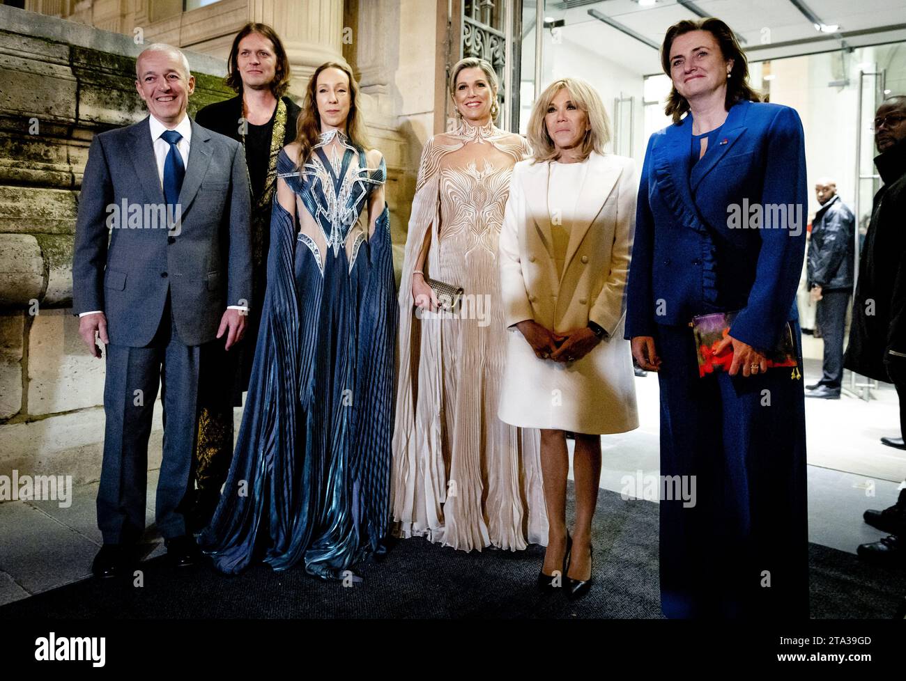 PARIS - Queen Máxima during the opening of the exhibition Iris van ...