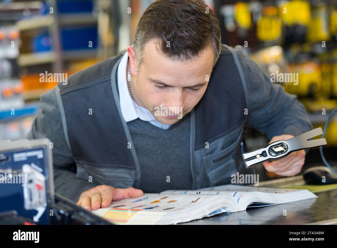 Heavy duty industrial glove hi-res stock photography and images - Alamy