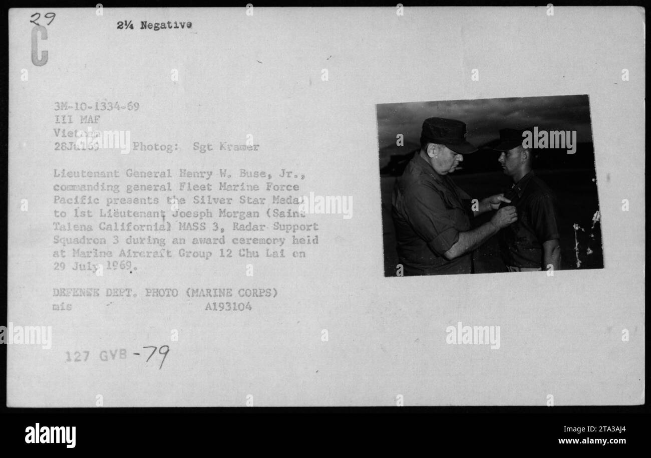 Marine corps lieutenant general uniform Black and White Stock Photos ...