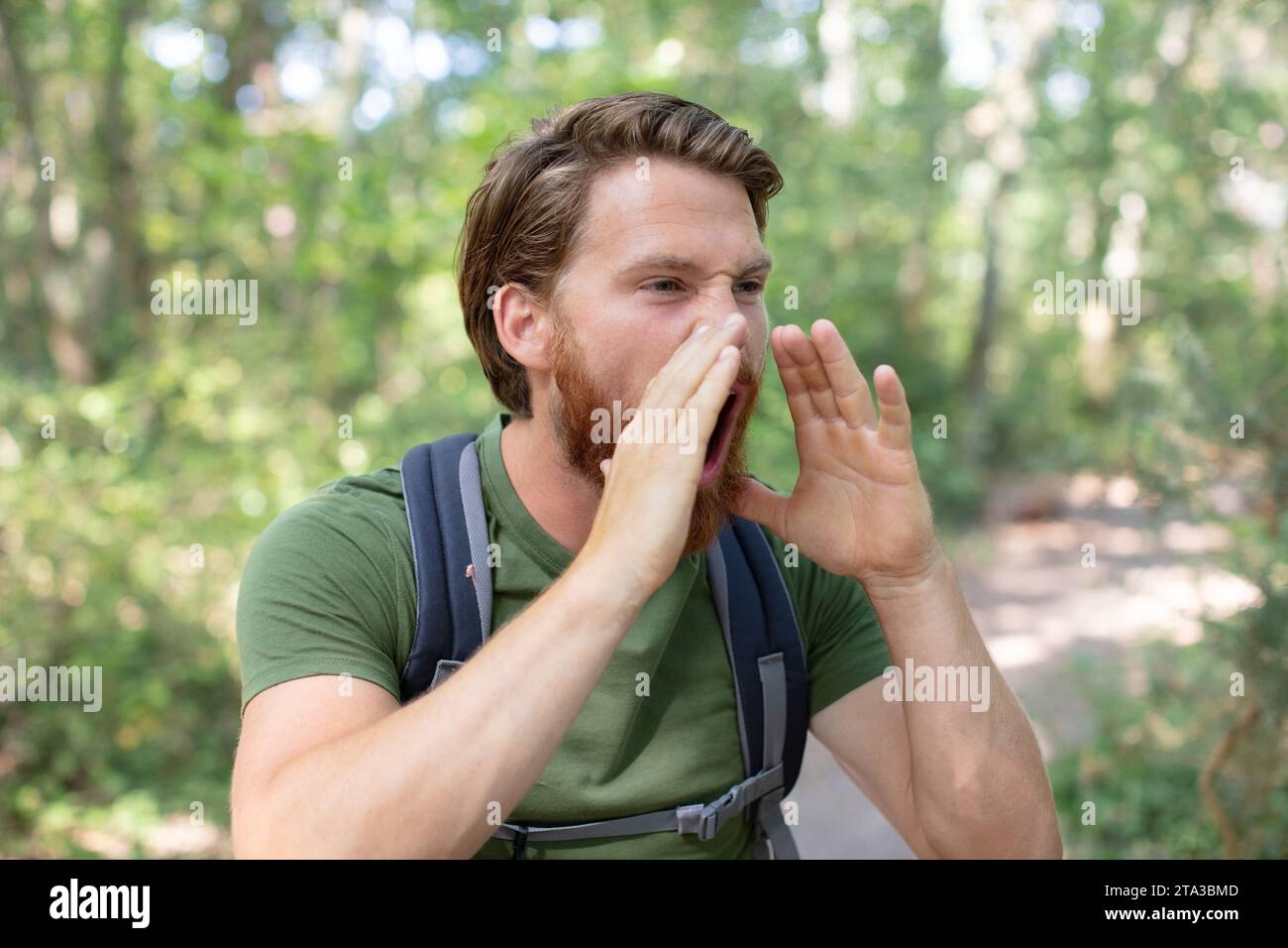 Shouting men outdoor hi-res stock photography and images - Alamy