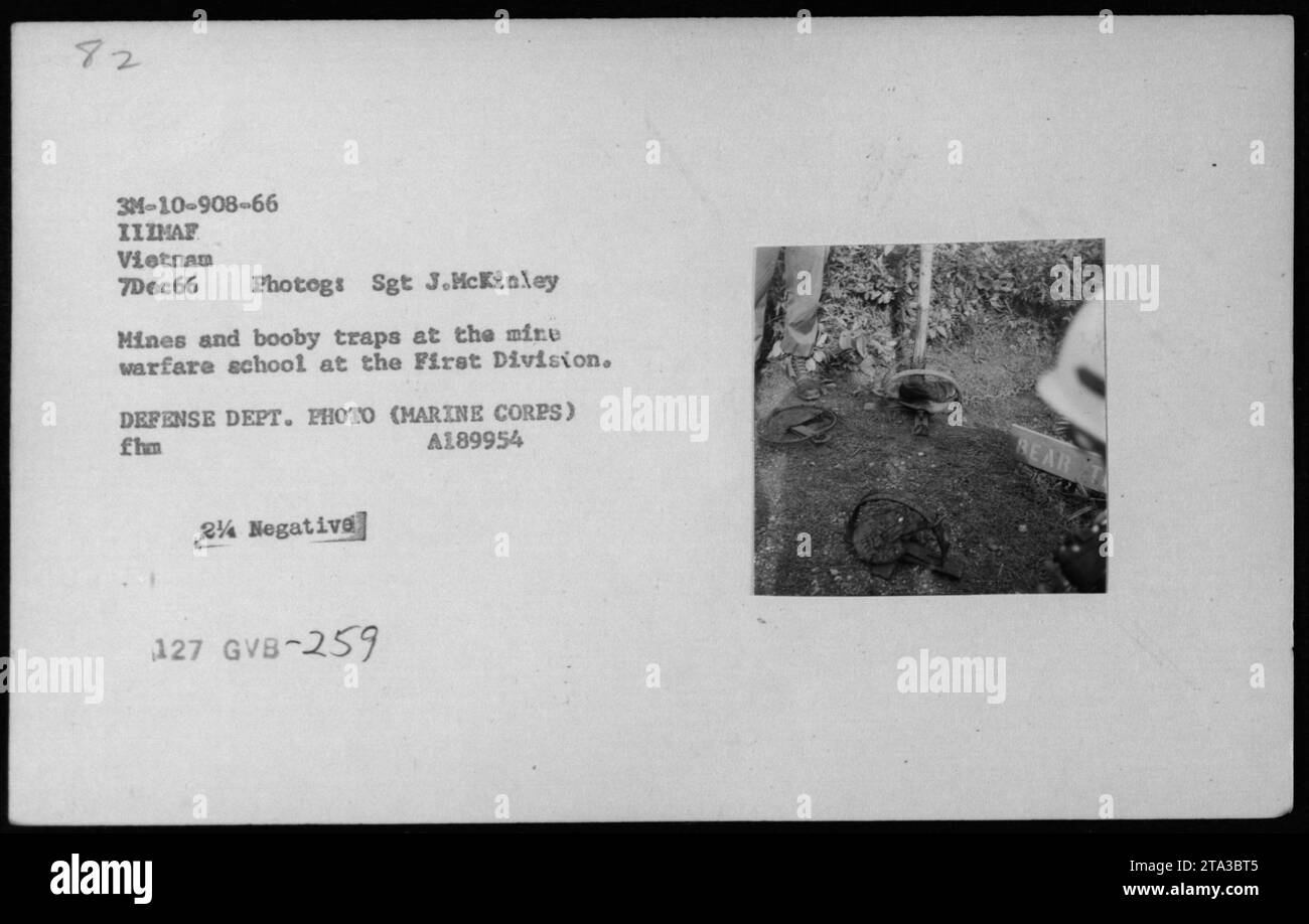 Soldiers train at the Mine Warfare School, First Division, Vietnam on ...