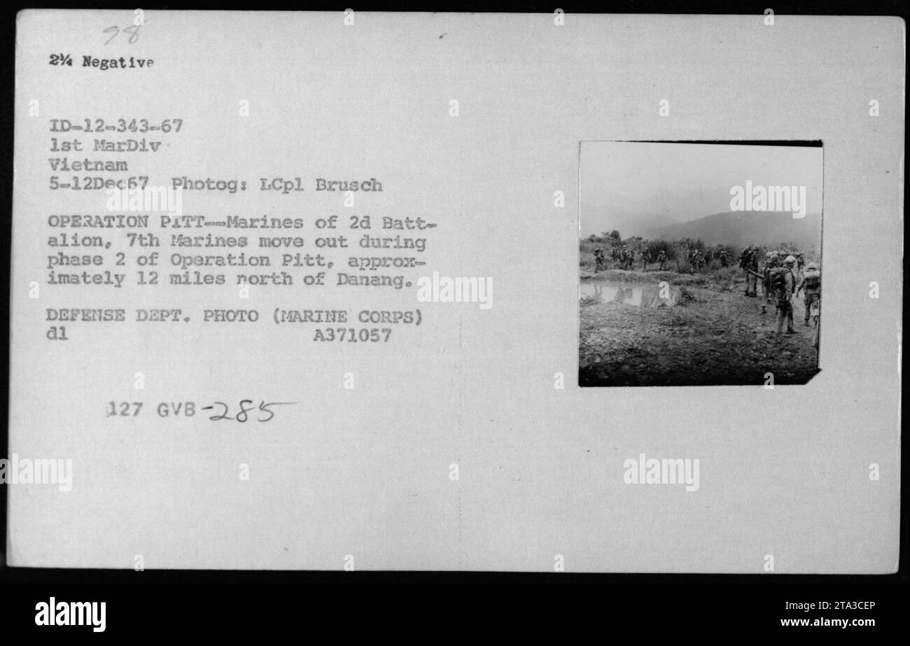 Marines from the 1st Marine Division during Operation Pitt, moving out ...