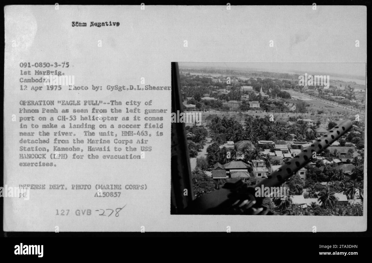 1975 evacuation of phnom penh and saigon hi-res stock photography and ...