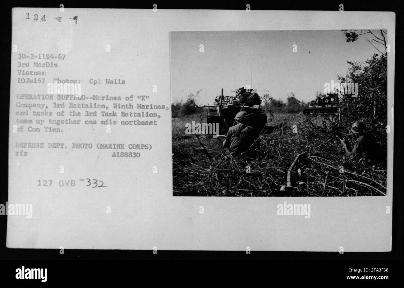 American tanks and Marines from "K" Company, 3rd Battalion, Ninth ...