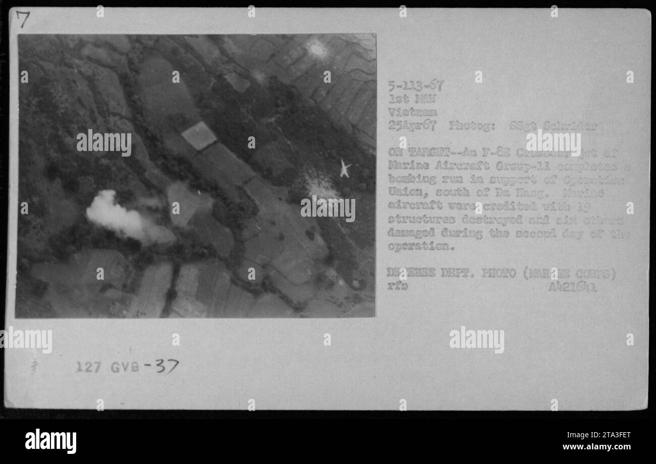 11 25 19 Black and White Stock Photos & Images - Alamy