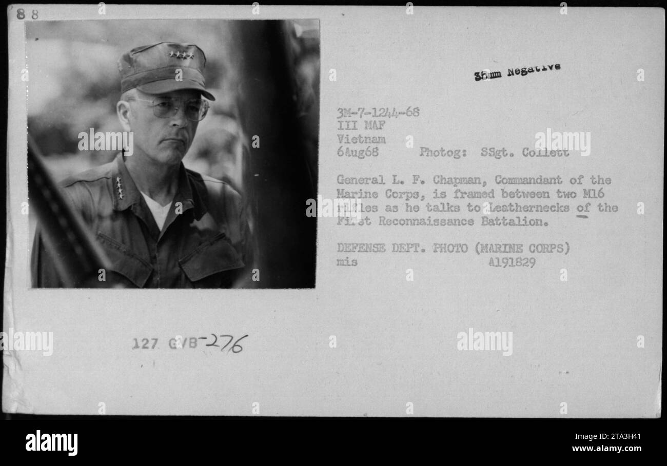 Marine corps commandant speaks Black and White Stock Photos & Images ...