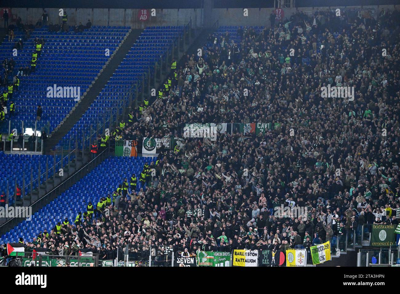 Celtic football club supporters hi-res stock photography and images - Alamy