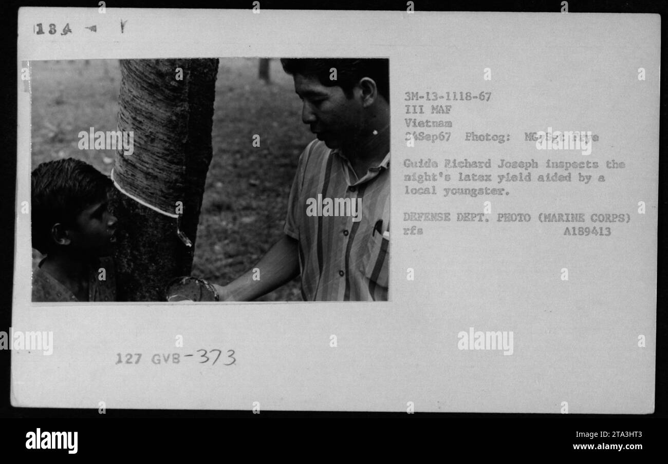 Fieldwork guide Black and White Stock Photos & Images - Alamy