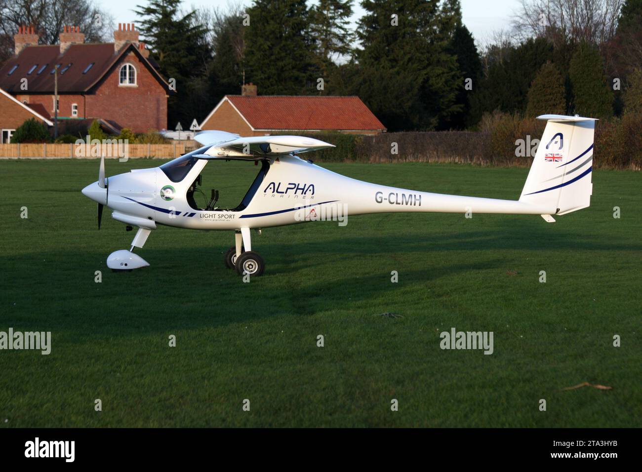 A Pipistrel Alpha ultralight aircraft at Netherthorpe Airfield ...
