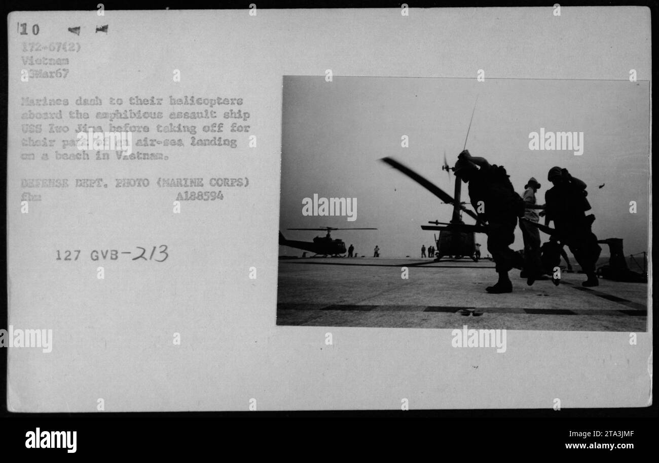 Vietnam 1967 american soldiers board hi-res stock photography and ...