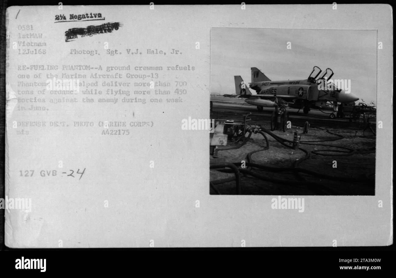 Marine f 4 phantom jet during the vietnam war hi-res stock photography ...