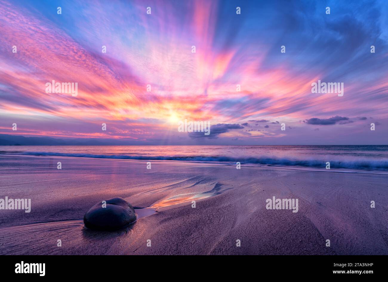 Romantic sunset on shore tropical hi-res stock photography and images ...