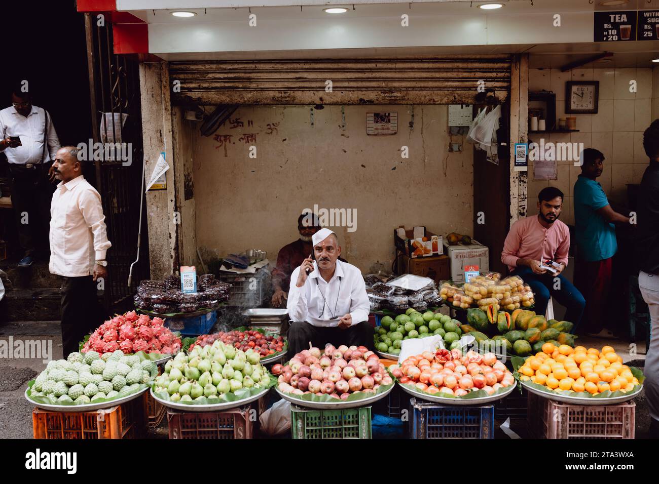 People and view of Mumbai Stock Photo - Alamy