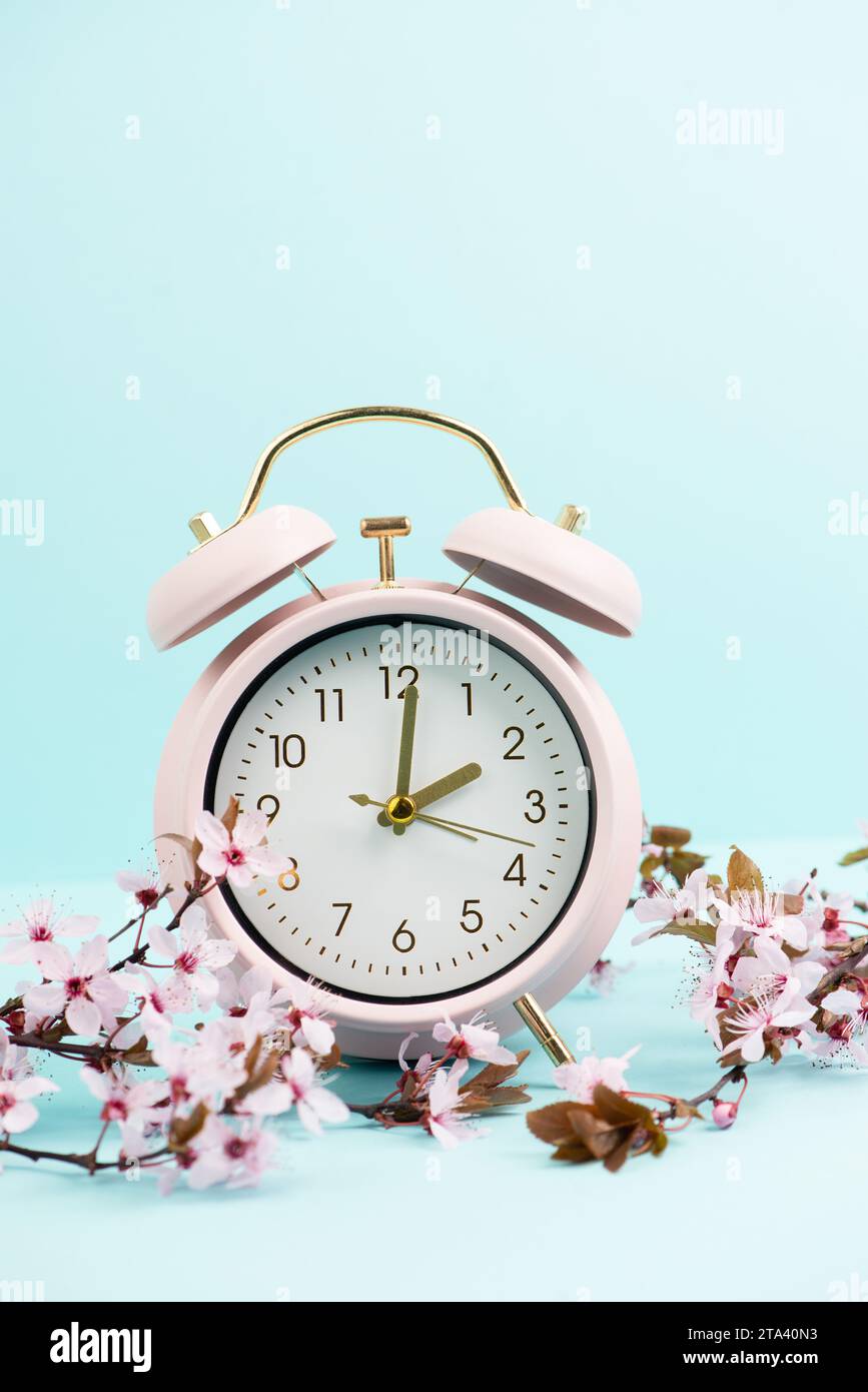 Alarm clock with cherry blossoms, switch to daylight saving time in ...