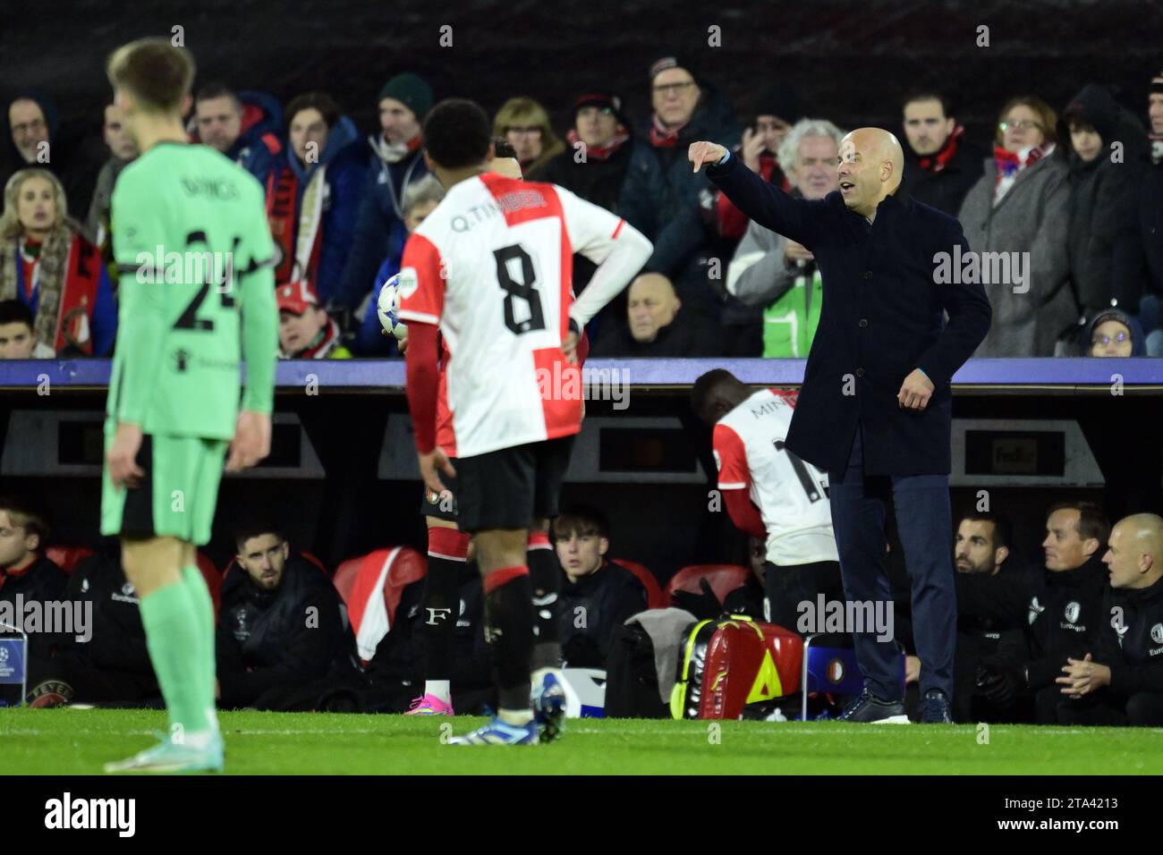 Atletico madrid stadium crowd 2023 hi-res stock photography and images ...