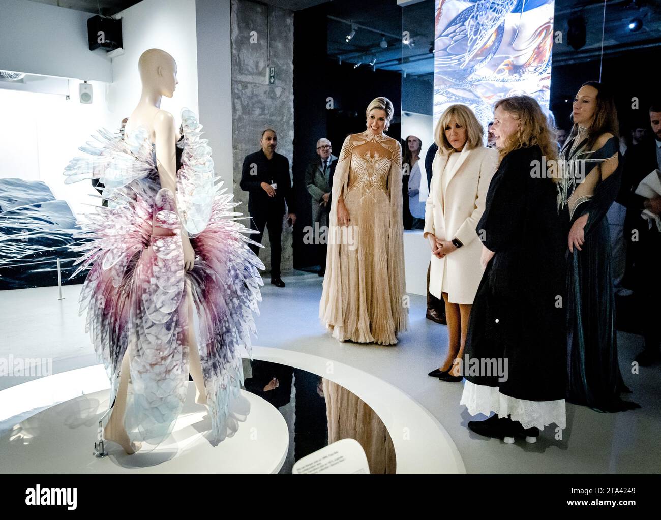 PARIS - Queen Maxima during the opening of the exhibition Iris van ... PARIS - Queen Maxima during the opening of the exhibition Iris van ...