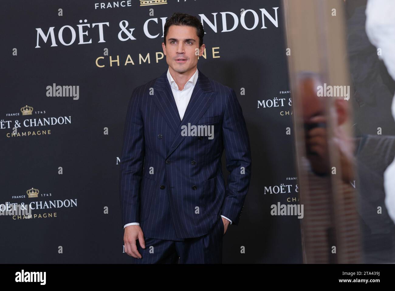 Álex González attends the MOET CHANDON photocall at the Mandarin ...