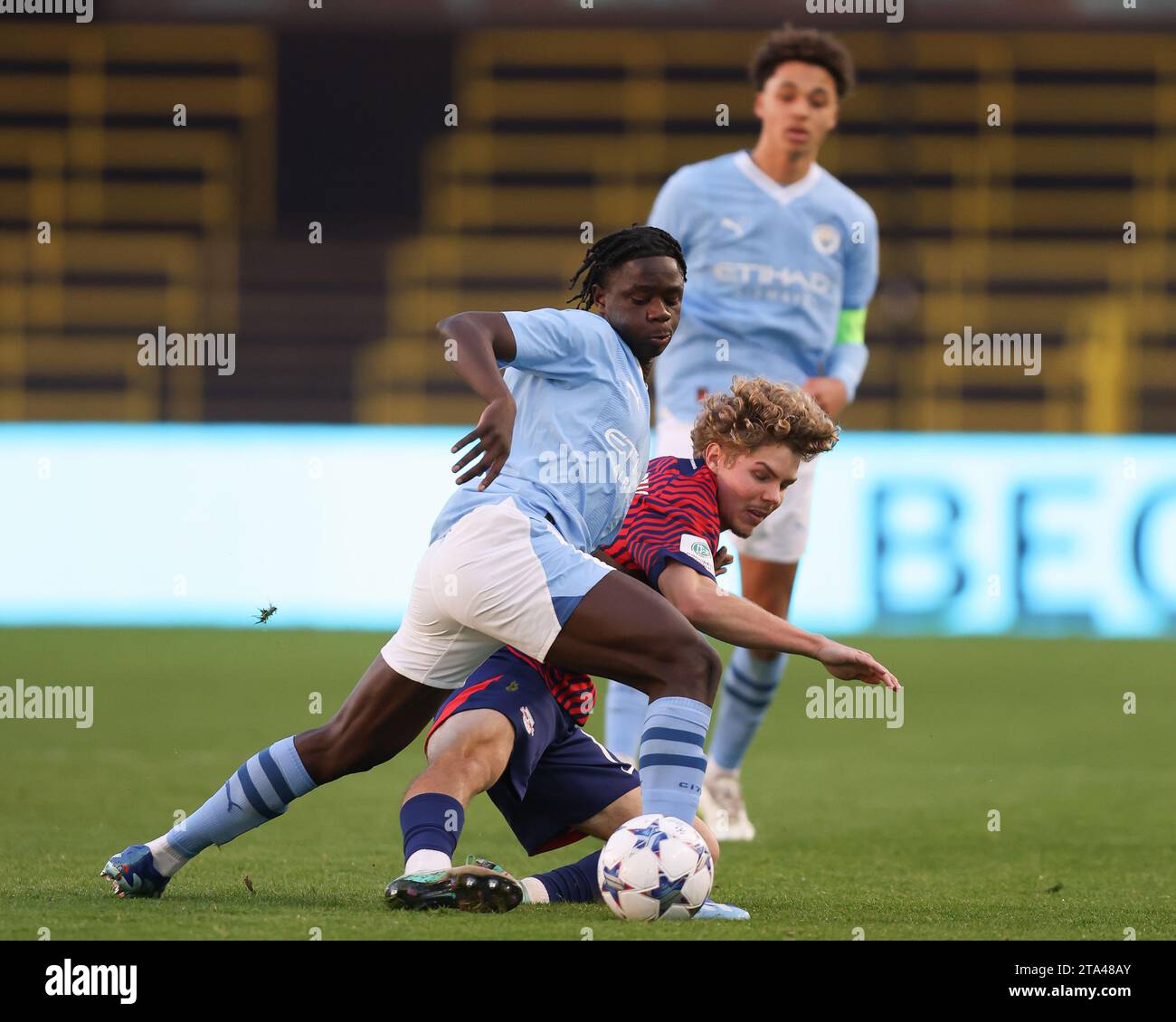 Manchester, UK. 28th Nov, 2023. Mahamadou Susoho of Manchester City and ...