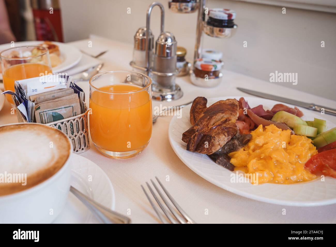 Luxury restaurant food venice hi-res stock photography and images - Alamy