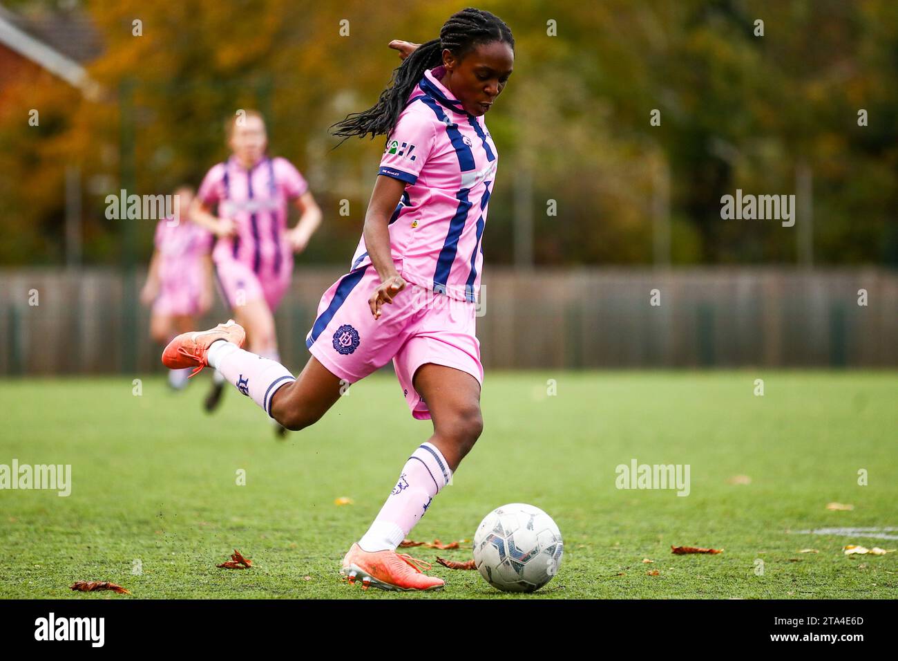 Shakira Kafoero Roberts (19 Dulwich Hamlet) in action Stock Photo - Alamy