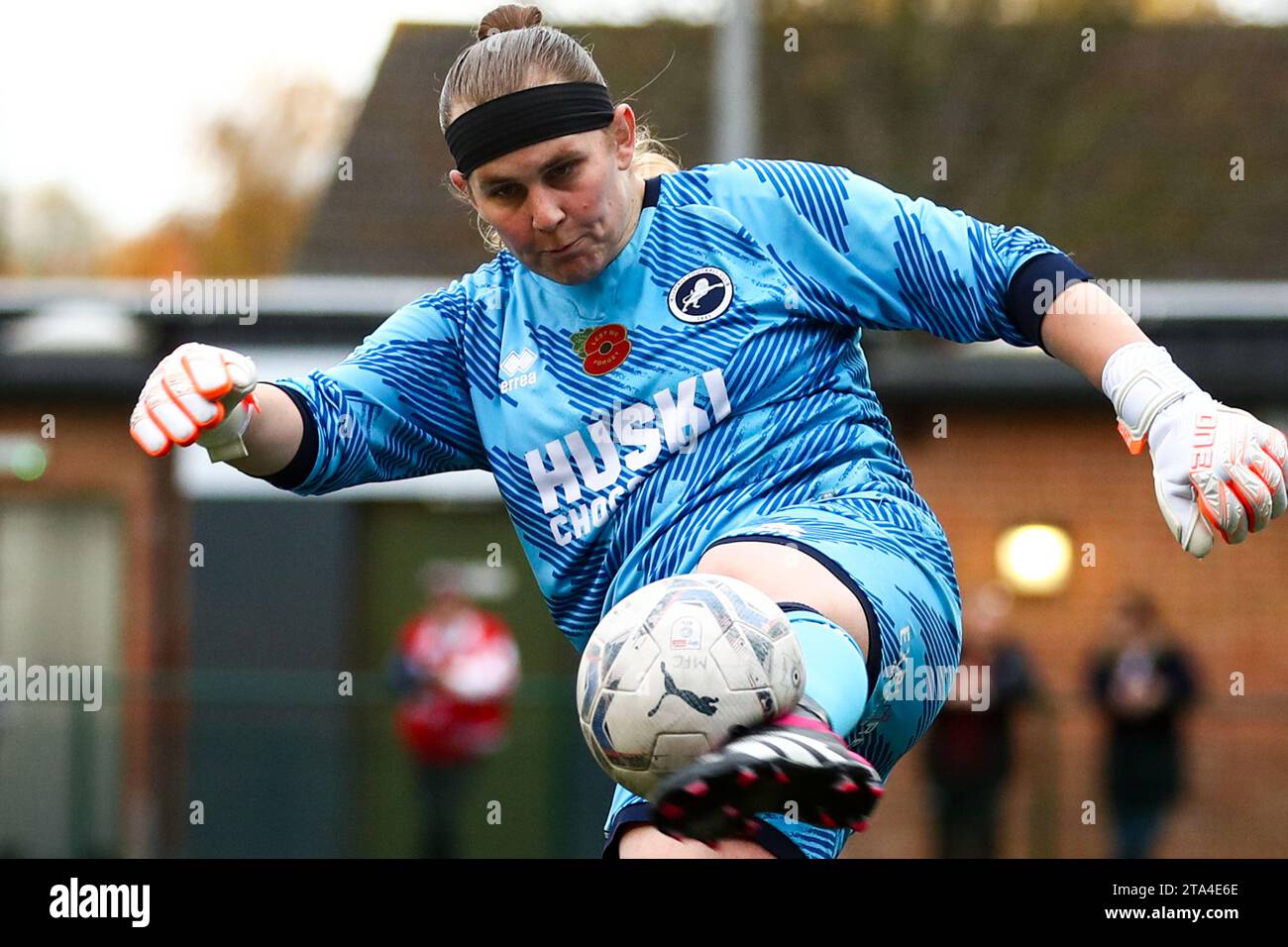 Female goal keeper hi-res stock photography and images - Alamy