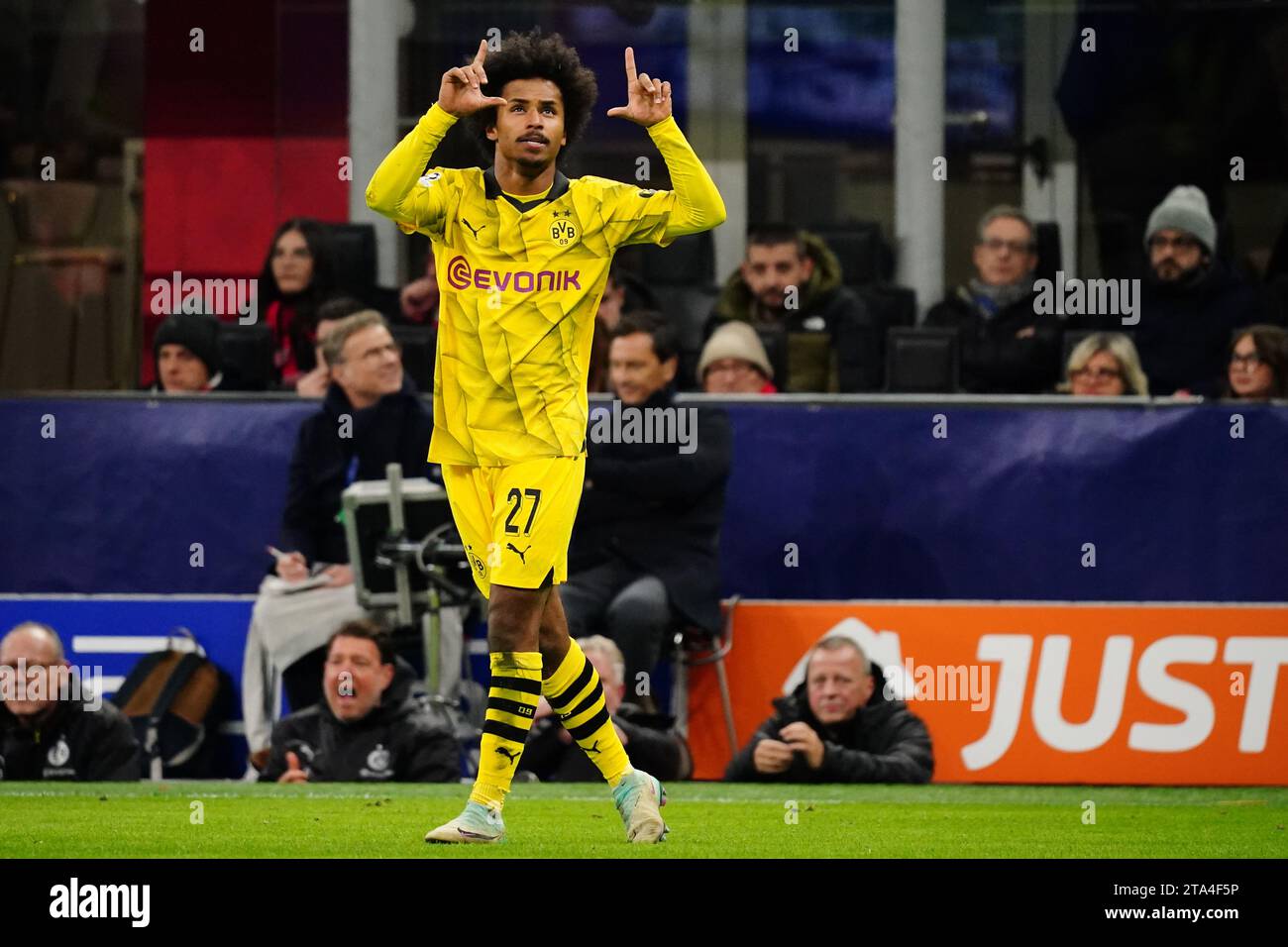 Milan, Italie. 28th Nov, 2023. Karim Adeyemi (BV Borussia Dortmund ...