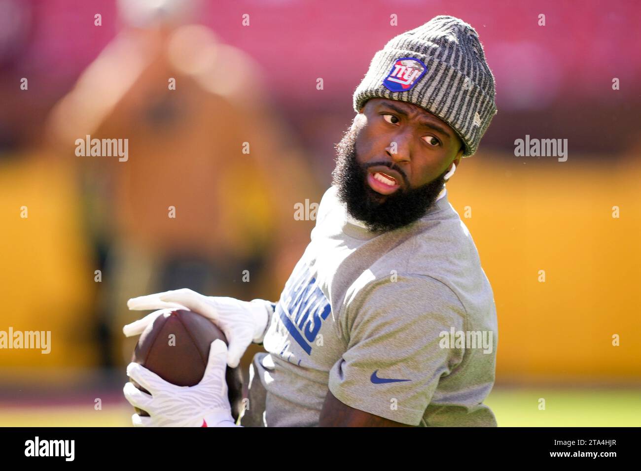 New York Giants wide receiver Parris Campbell warms up before an NFL ...