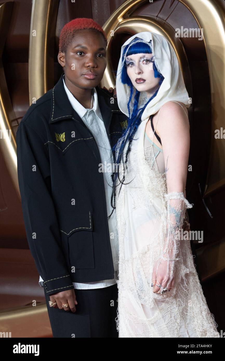 Arlo parks and ashnikko aka ashton casey hi-res stock photography and ...