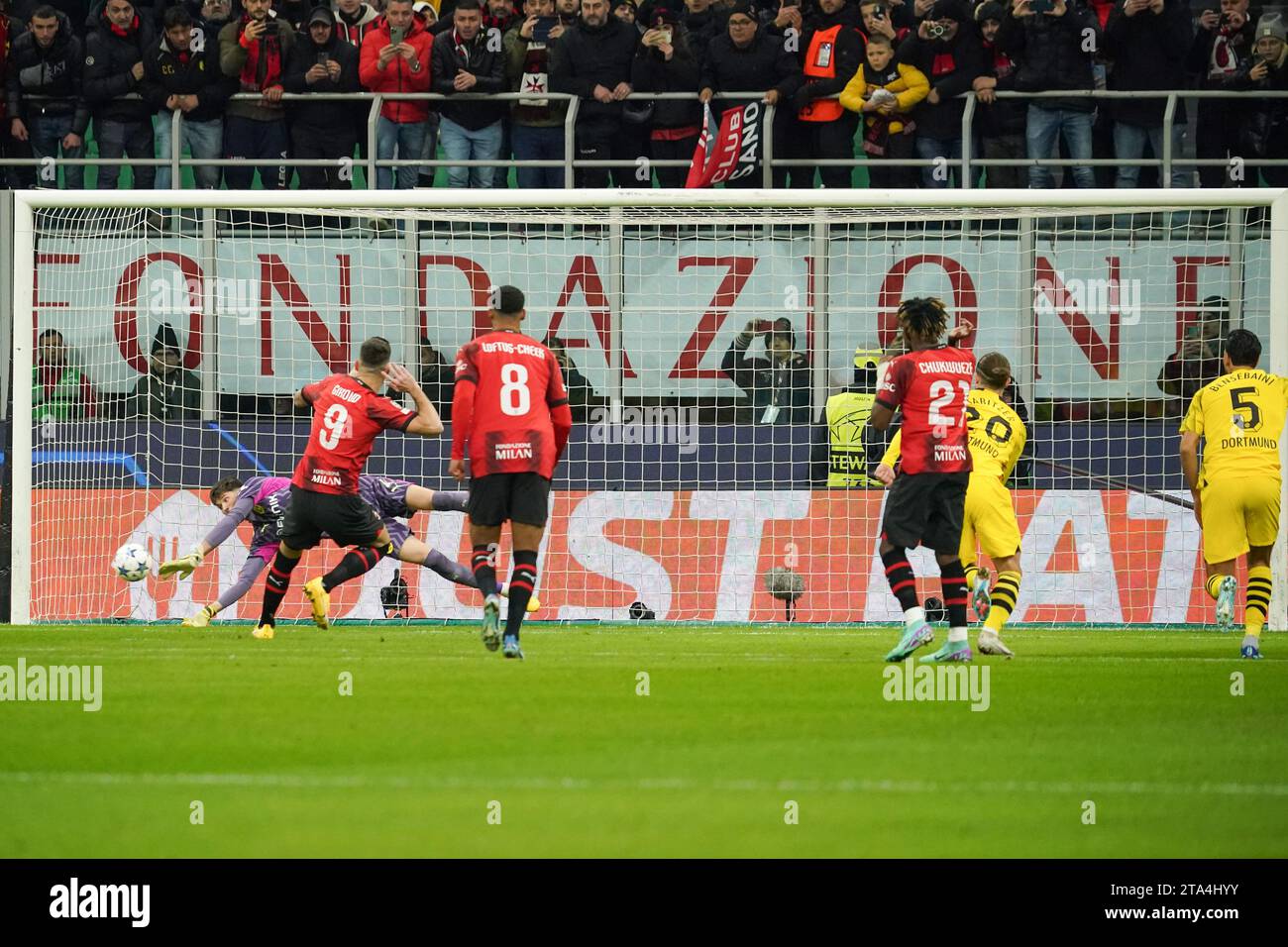 Giroud ac milan 2023 hi-res stock photography and images - Alamy