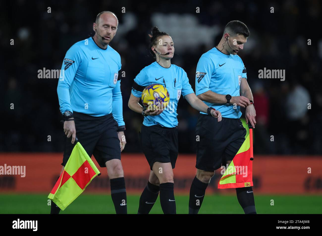 Referee Rebecca Welch during the Sky Bet Championship match Hull City ...