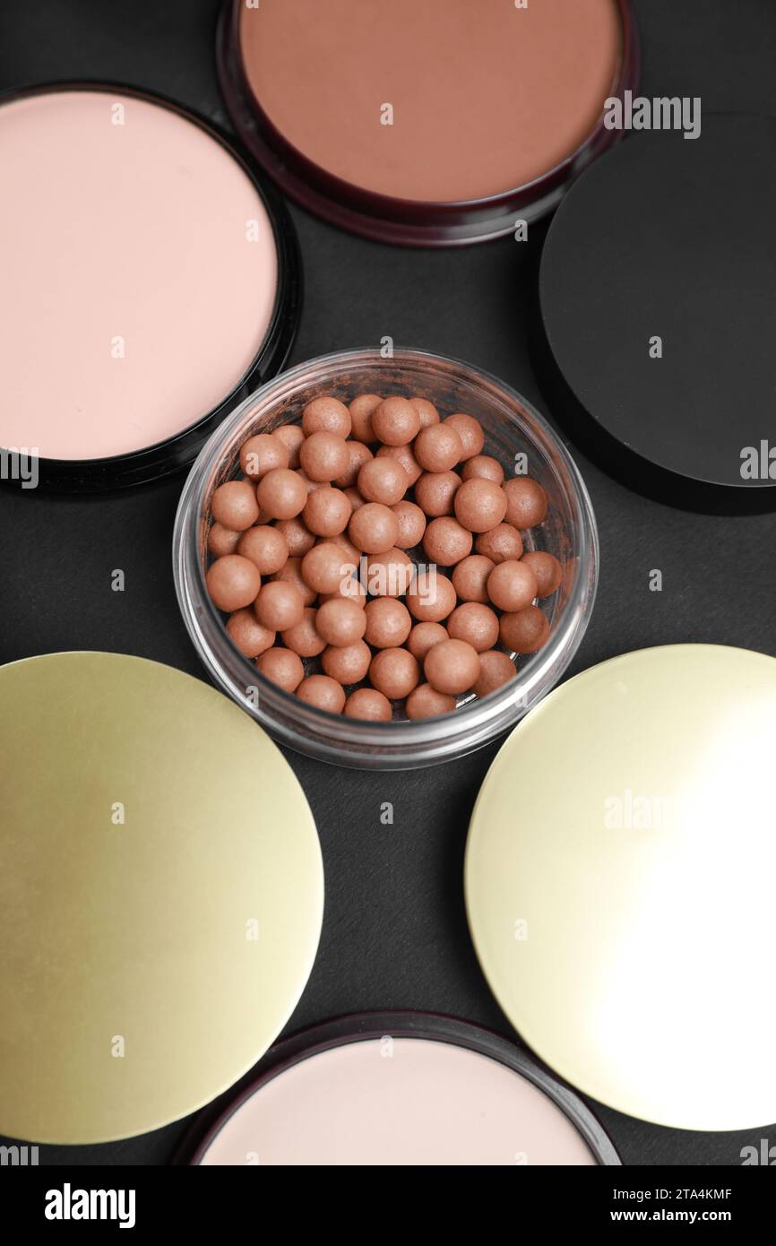 Powder compact table hi-res stock photography and images - Alamy