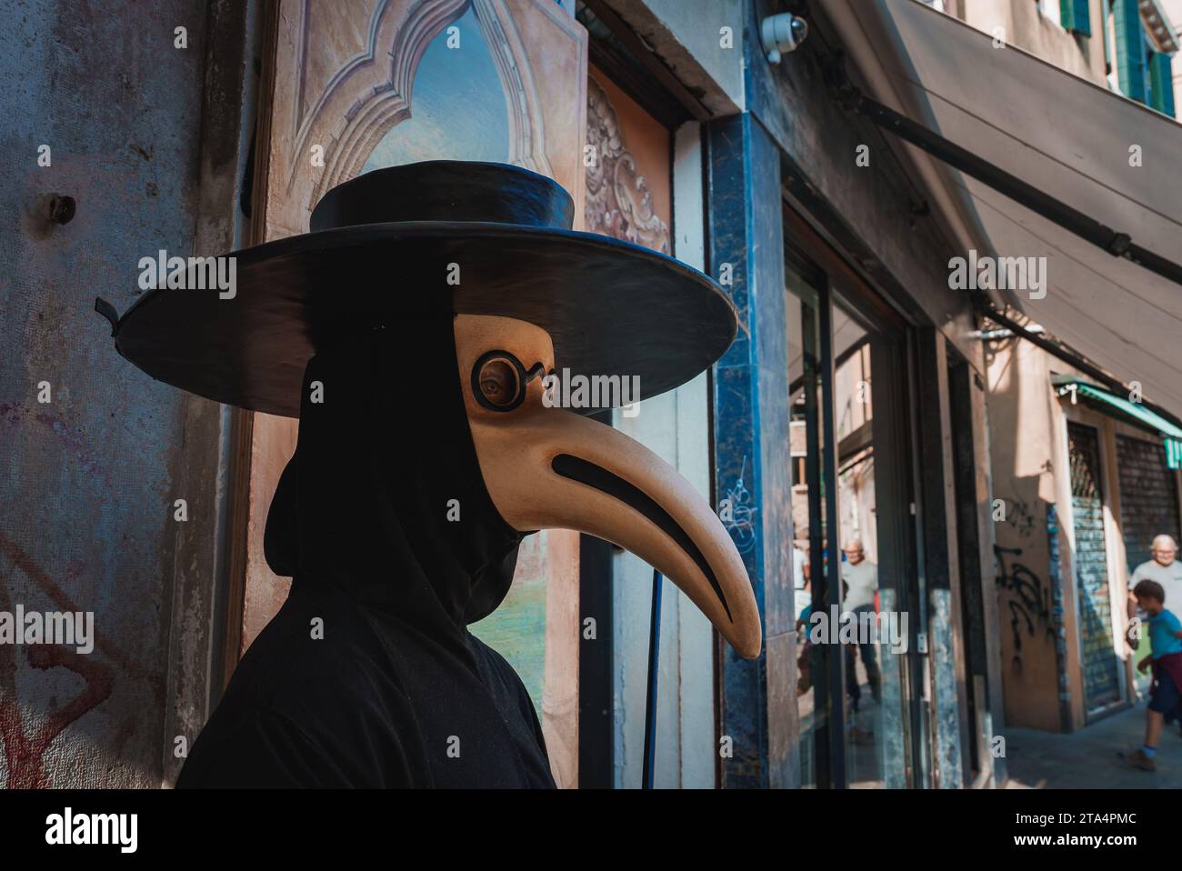 Black death 14th century mask hi-res stock photography and images - Alamy