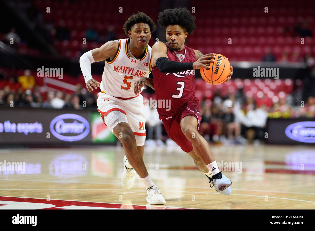 College Park, MD, USA. 28th Nov, 2023. Rider Broncs guard Corey ...