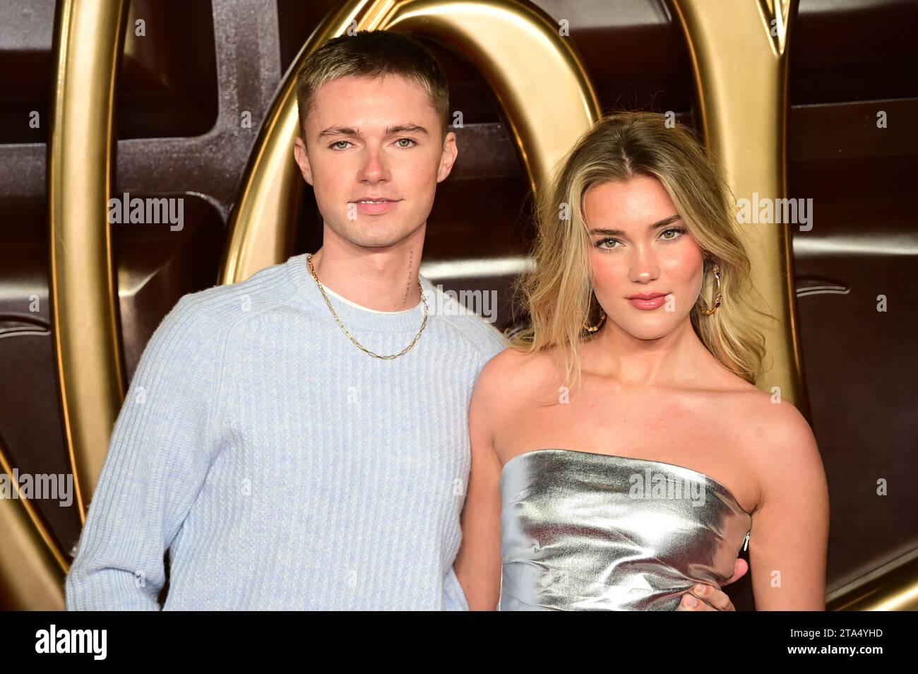 London, UK. 28th Nov, 2023. HRVY and Mimi Slinger attends the Warner ...