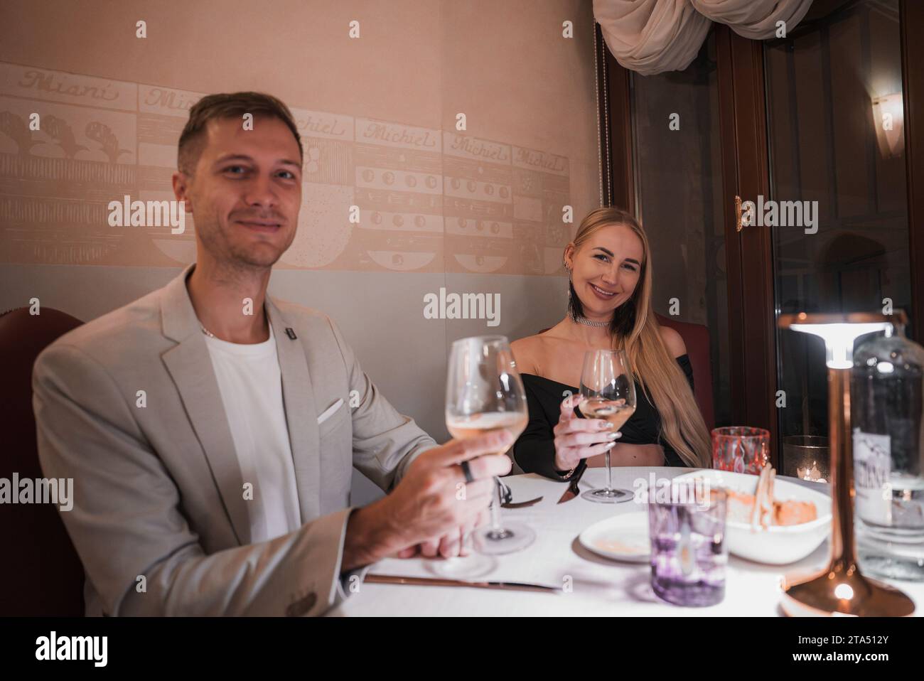 Luxury couple dining full hi-res stock photography and images - Alamy