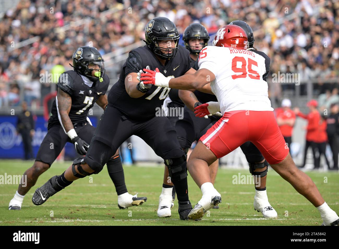 Central Florida offensive lineman Amari Kight (78) blocks against ...