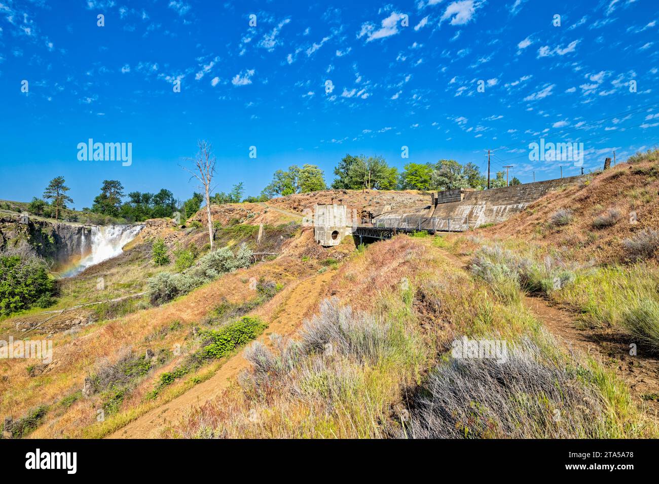 The waterfalls and an abandoned concrete dam at White River Falls State ...