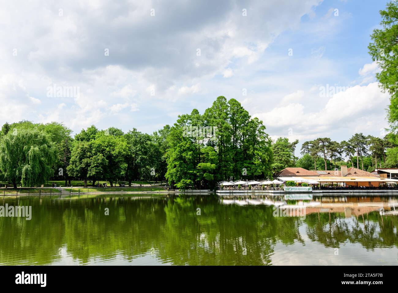 Parcul nicolae romanescu hi-res stock photography and images - Alamy