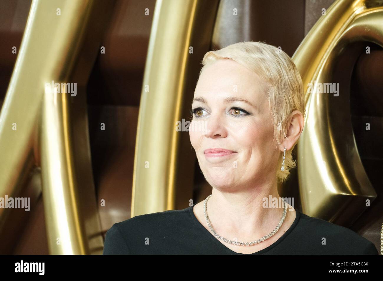 Wonka olivia colman hi-res stock photography and images - Alamy