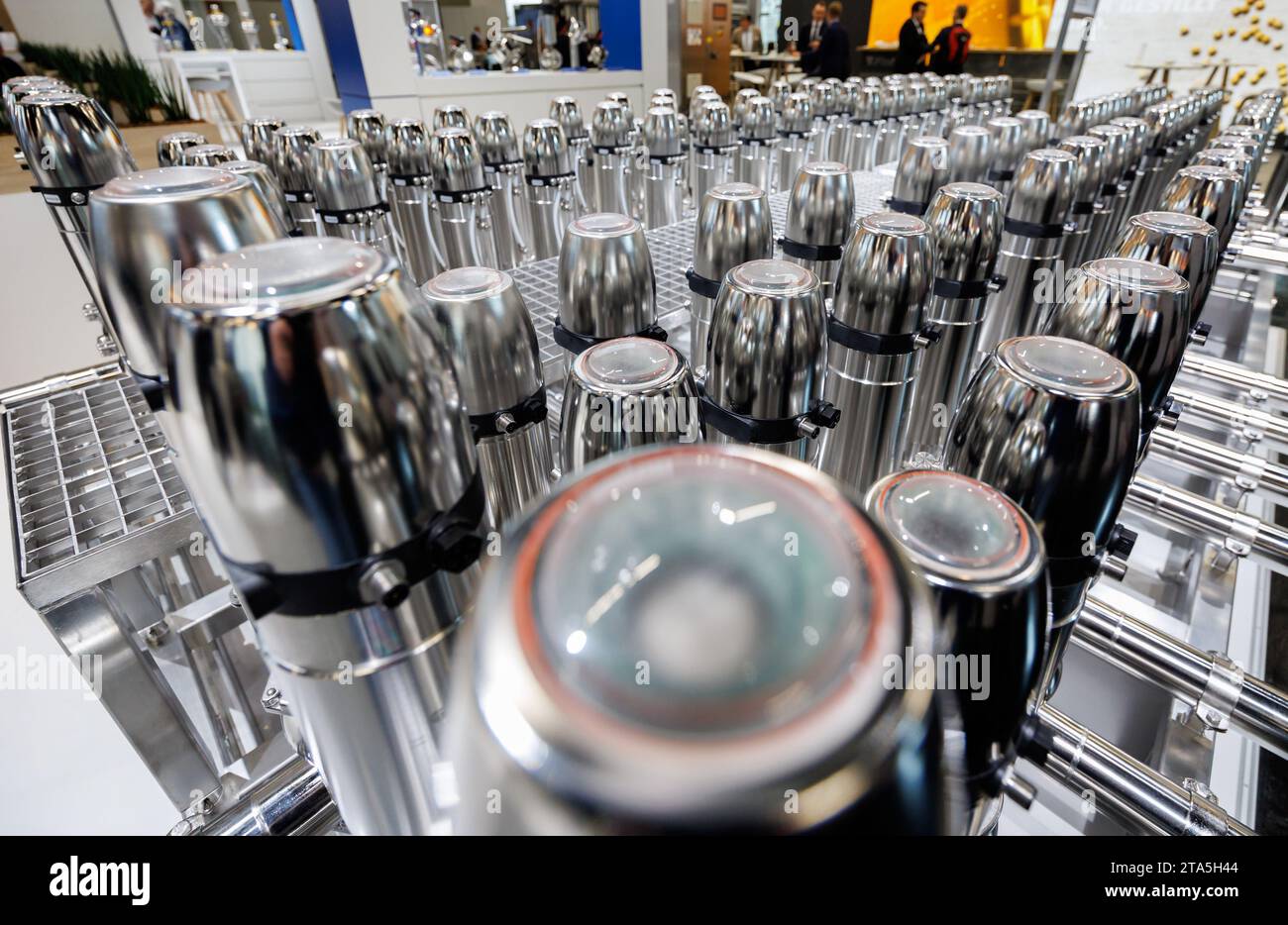 Valve stand hi-res stock photography and images - Alamy